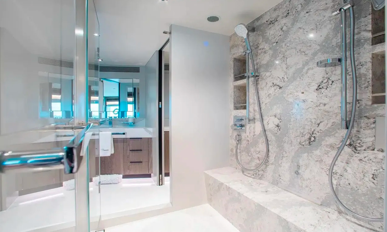 HORIZON 110 FREEDOM - Naples Nantucket Yacht Group